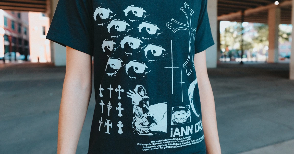 iann dior Cross T-Shirt